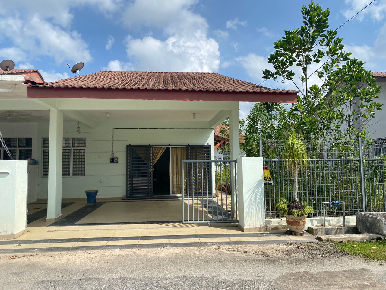 [Fully Renovated] 2 Unit Rumah Semi D Prima Mahkota Makmur Batu 12 ...